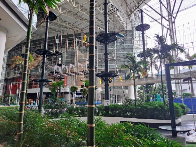 ESCAPE Petaling Jaya（エスケープ ペタリンジャヤ）パラダイムモール内にあるクアラルンプール近郊でも有数の巨大な屋内 ...